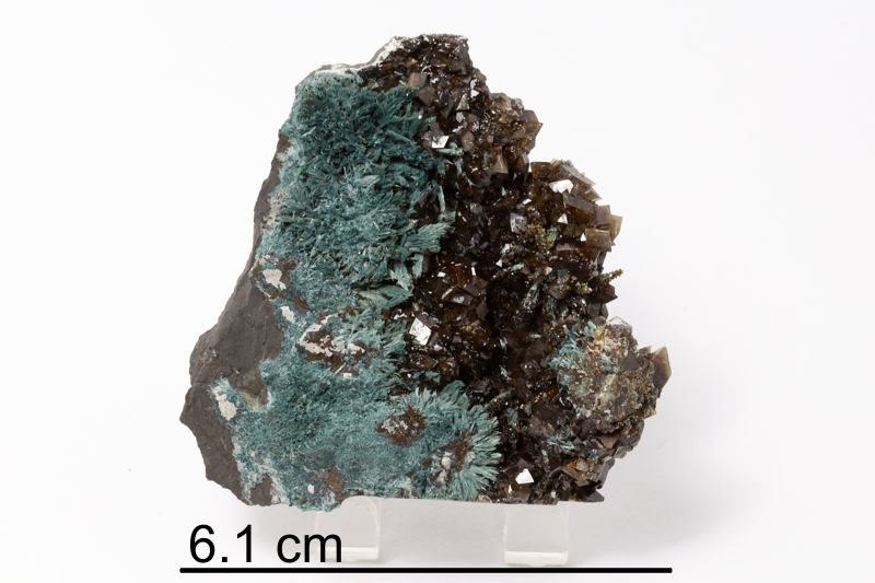 Canada Mineral Gallery (A-H) | Tysons Fine Minerals
